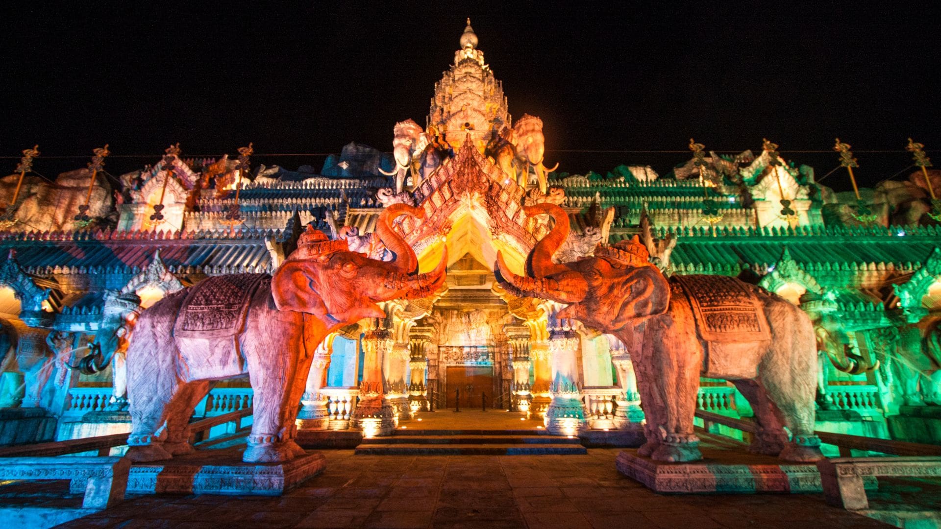 PHUKET FANTASEA — PANDA PHUKET TOUR